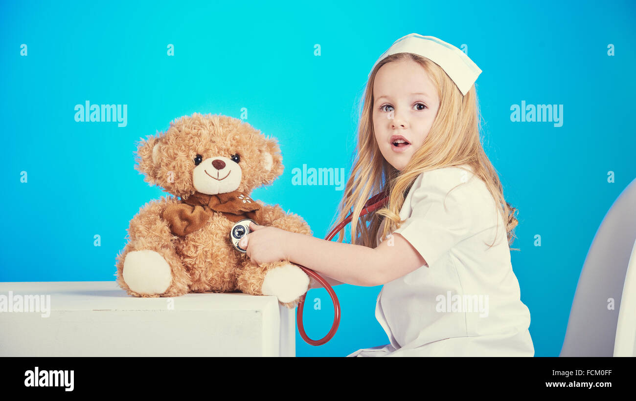 Female medical examiner hi-res stock photography and images - Alamy