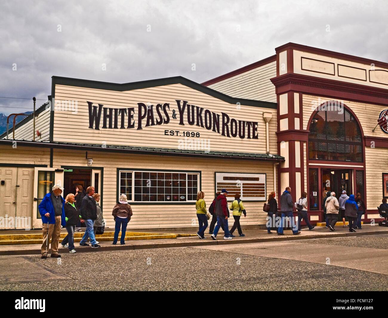 Office building in alaska hi-res stock photography and images - Alamy