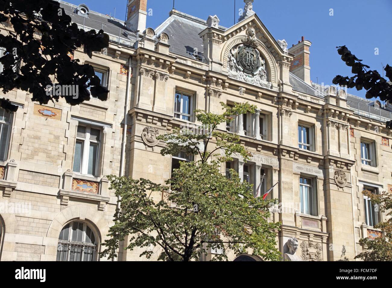 French secondary school building hi-res stock photography and images ...