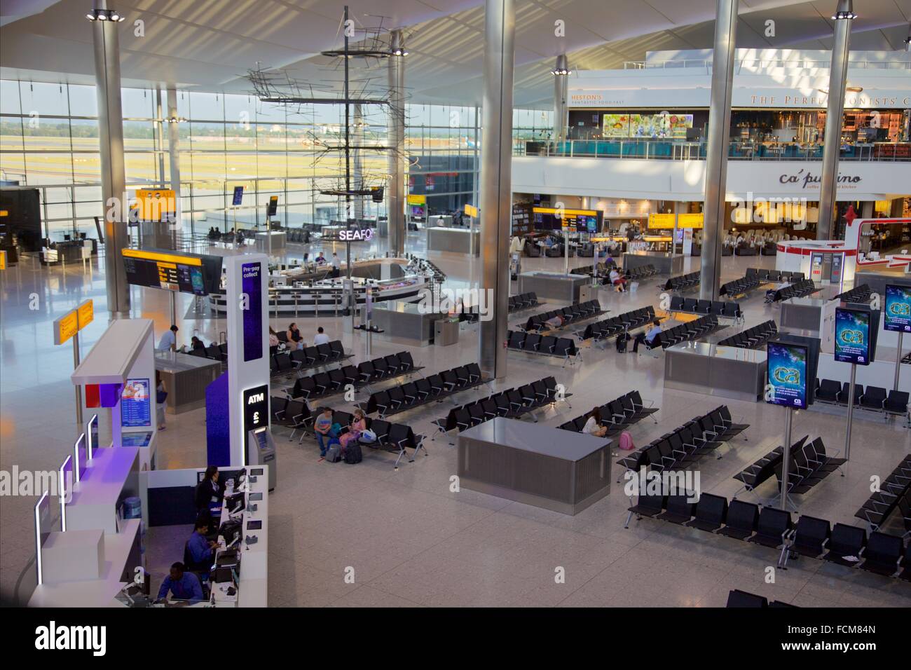 Terminal 2 Heathrow Stock Photos & Terminal 2 Heathrow Stock Images - Alamy