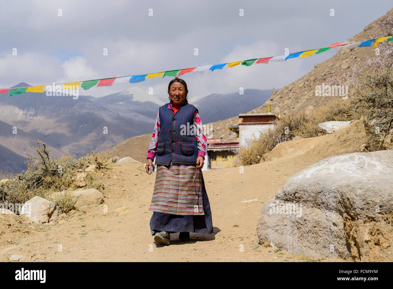 Tibetans mountain hi-res stock photography and images - Alamy