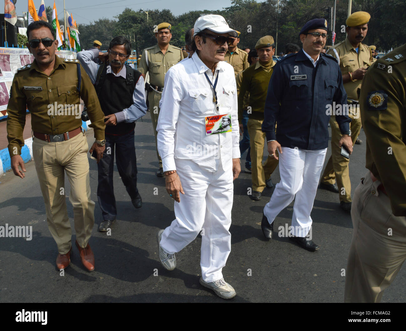 Kolkata, India. 23rd Jan, 2016. Actor Biswajit Chatterjee starts shooting of his new film Netaji ...