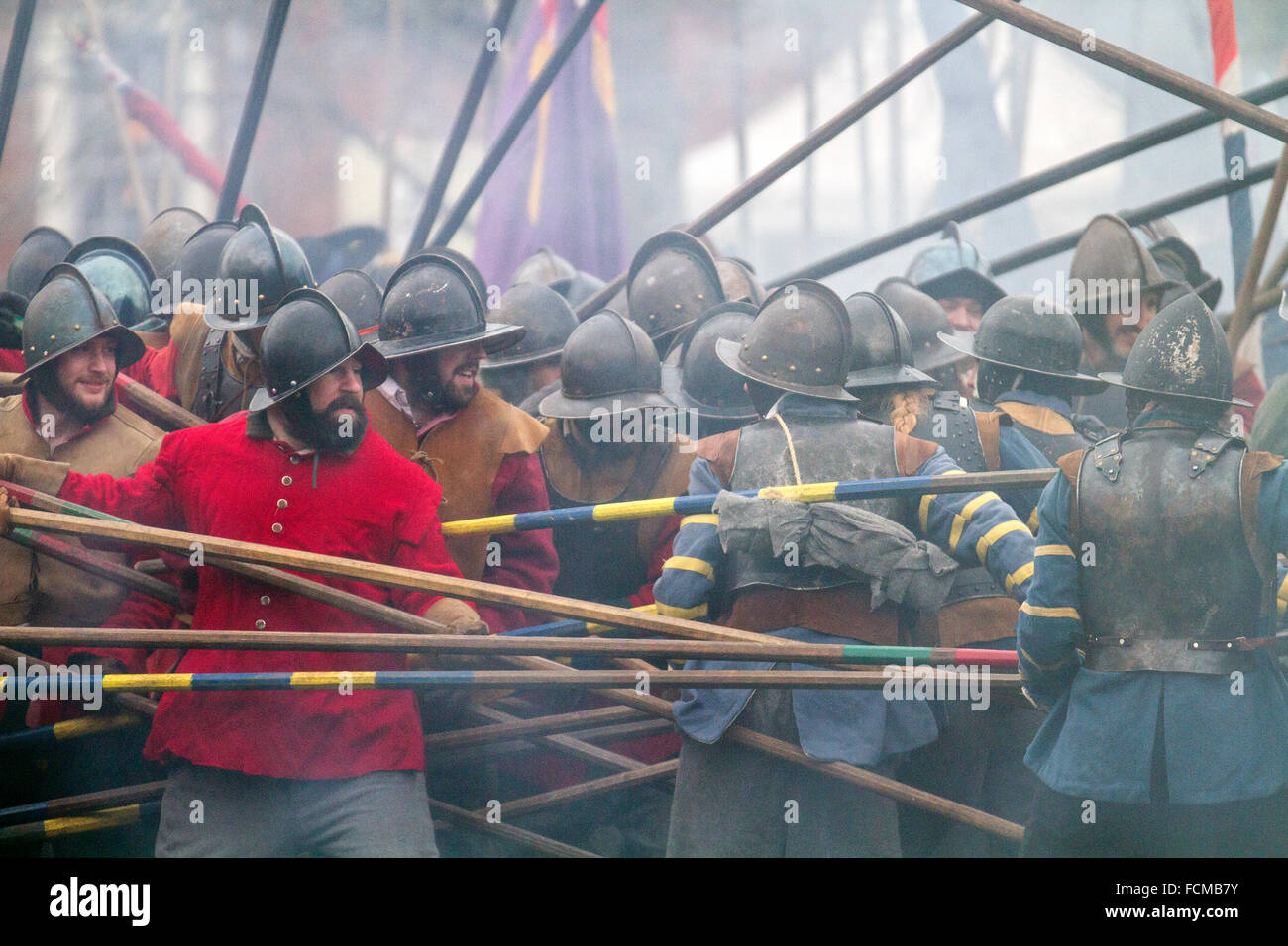 English civil war musketeer hi-res stock photography and images - Alamy