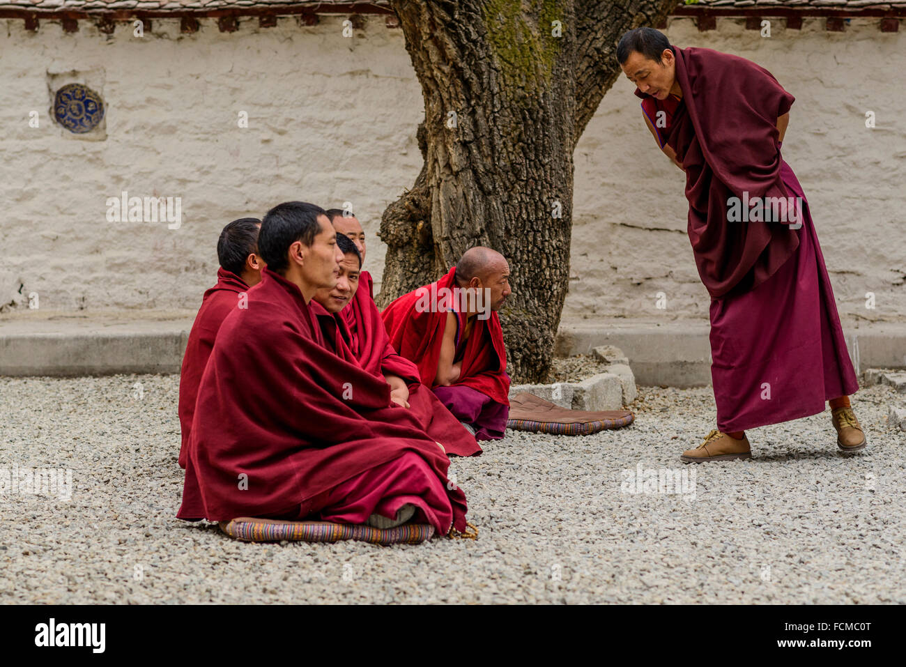 Monks debate at Sera monastery Stock Photo - Alamy