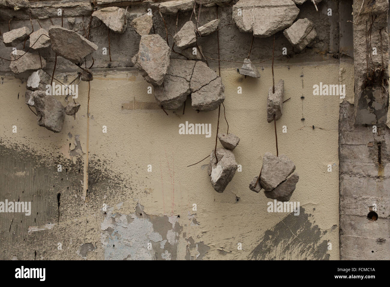 Concrete chunks hi-res stock photography and images - Alamy