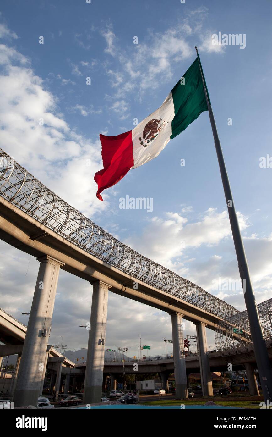 Mexican flag hi-res stock photography and images - Alamy