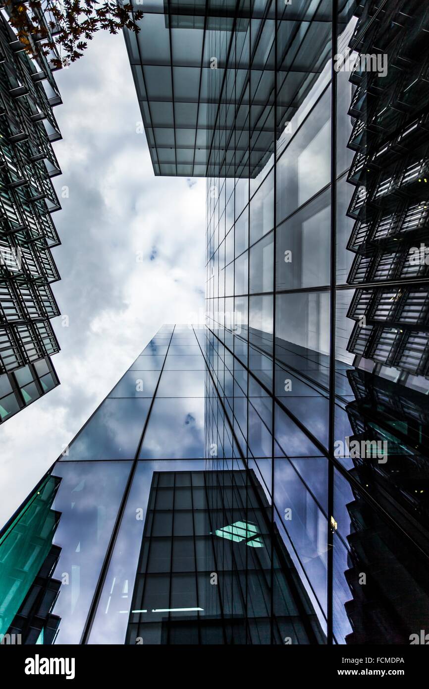 7 more london riverside office building hi-res stock photography and ...