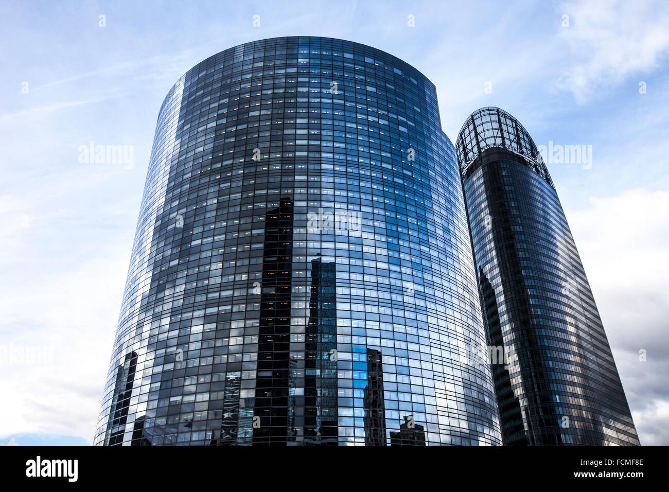 Esplanade nord de la defense hi-res stock photography and images - Alamy