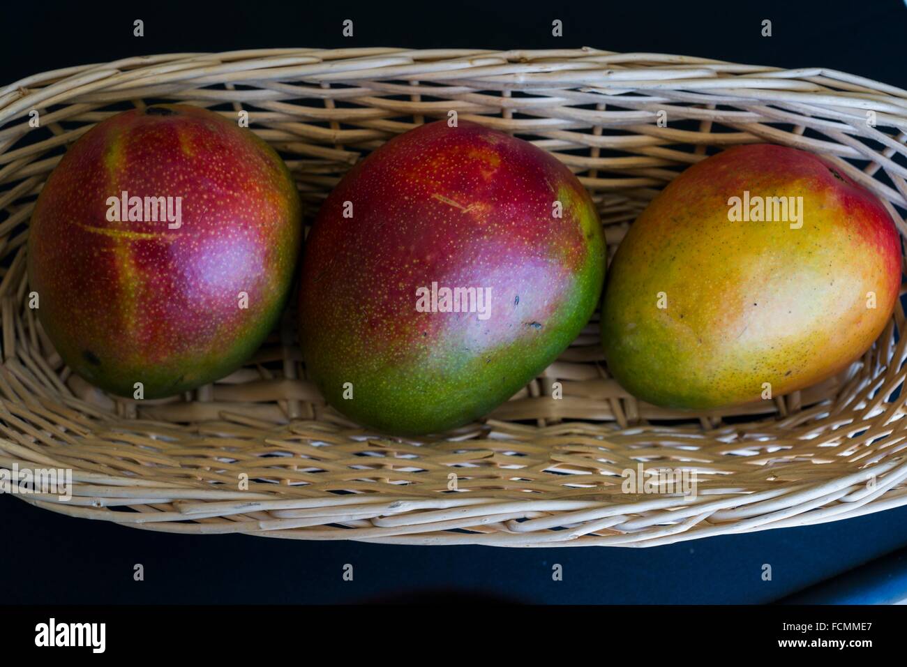 Three mangoes hi-res stock photography and images - Alamy