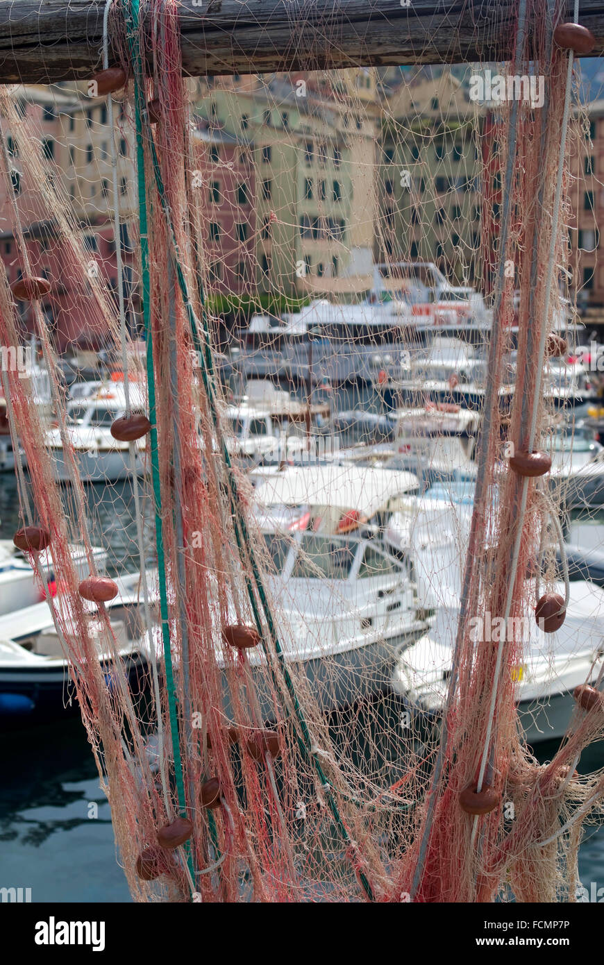 Square fishing nets hi-res stock photography and images - Alamy