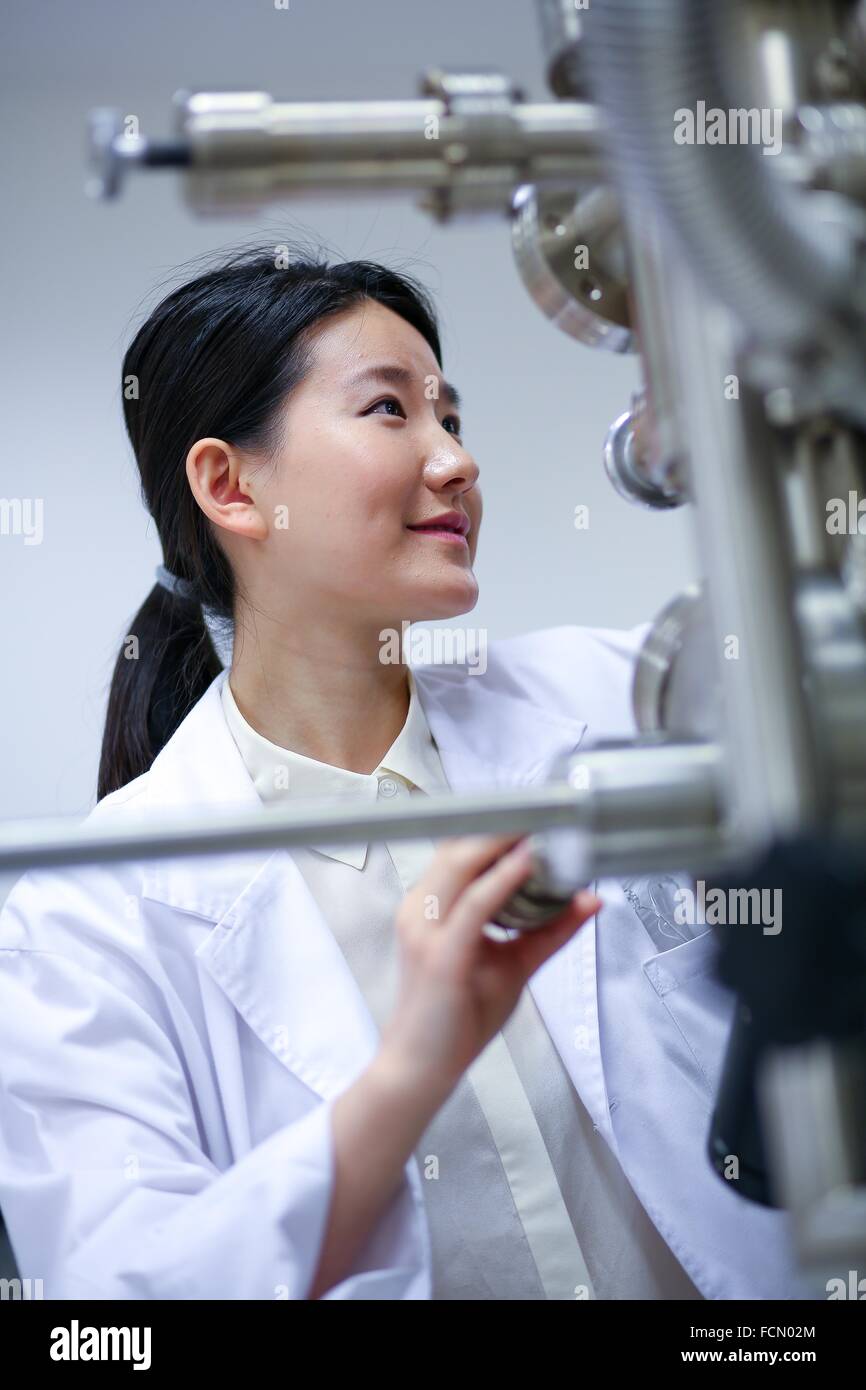 Researcher. Surface spectrometer, Photoelectron spectroscopy, Auger ...