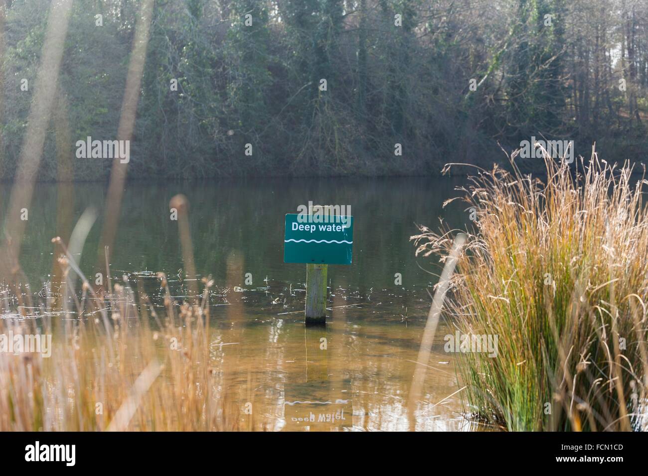Sign warning shooting hi-res stock photography and images - Alamy