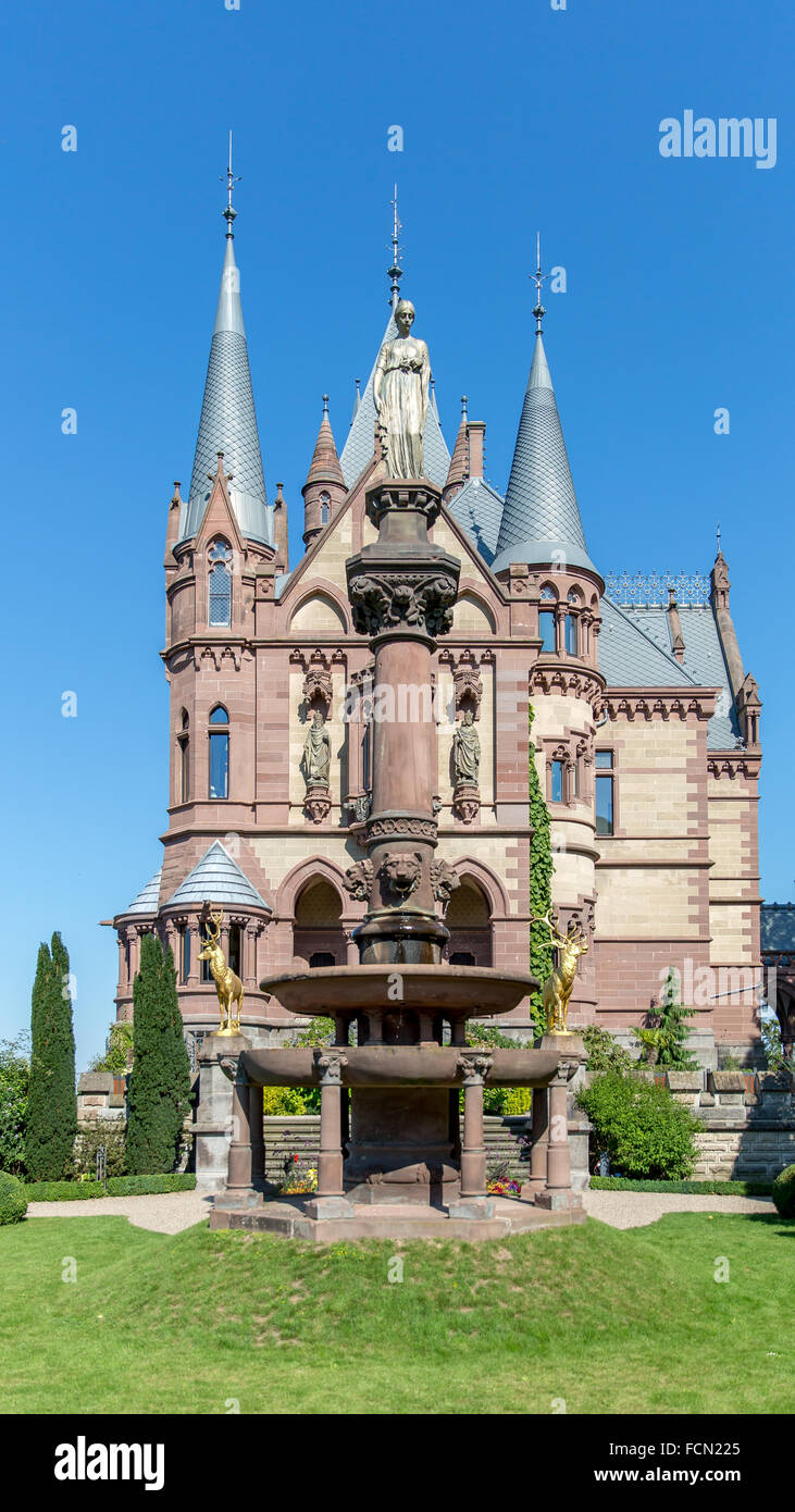 Castle Drachenburg or Drachenfels outside Bonn Stock Photo - Alamy