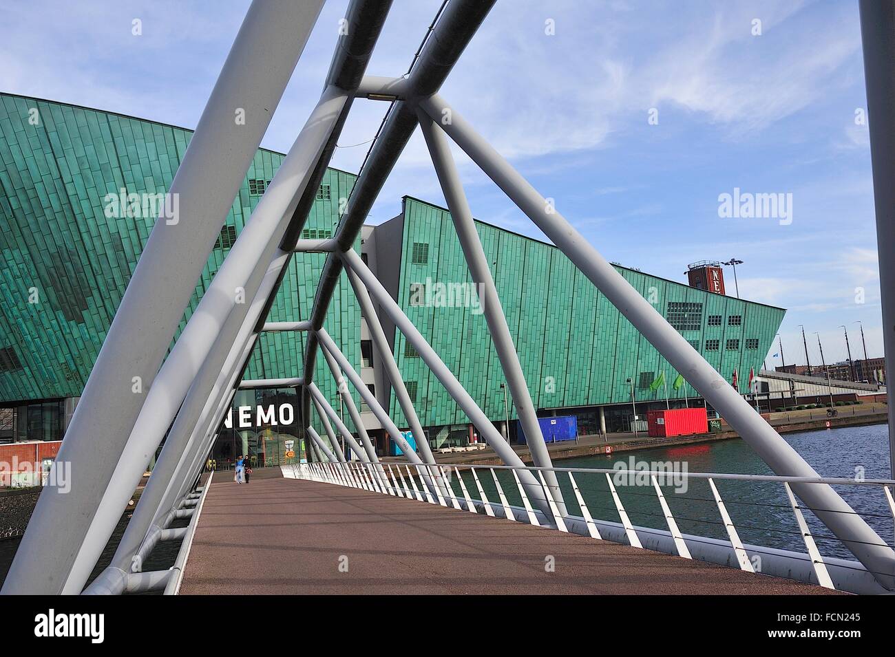 Science museum footbridge hi-res stock photography and images - Alamy