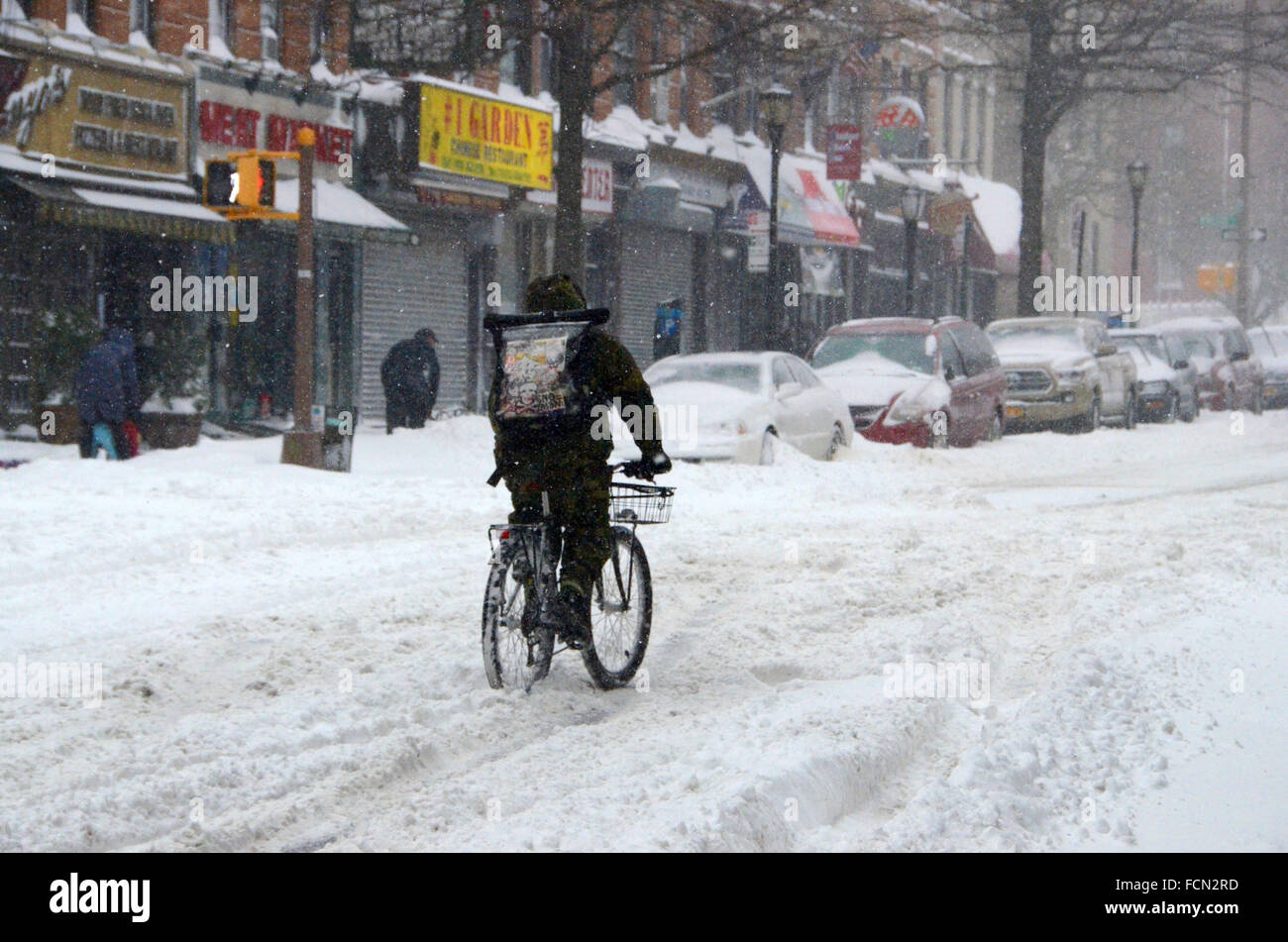New York, USA. 23rd January, 2016. New York Jonas snow storm Brooklyn ...