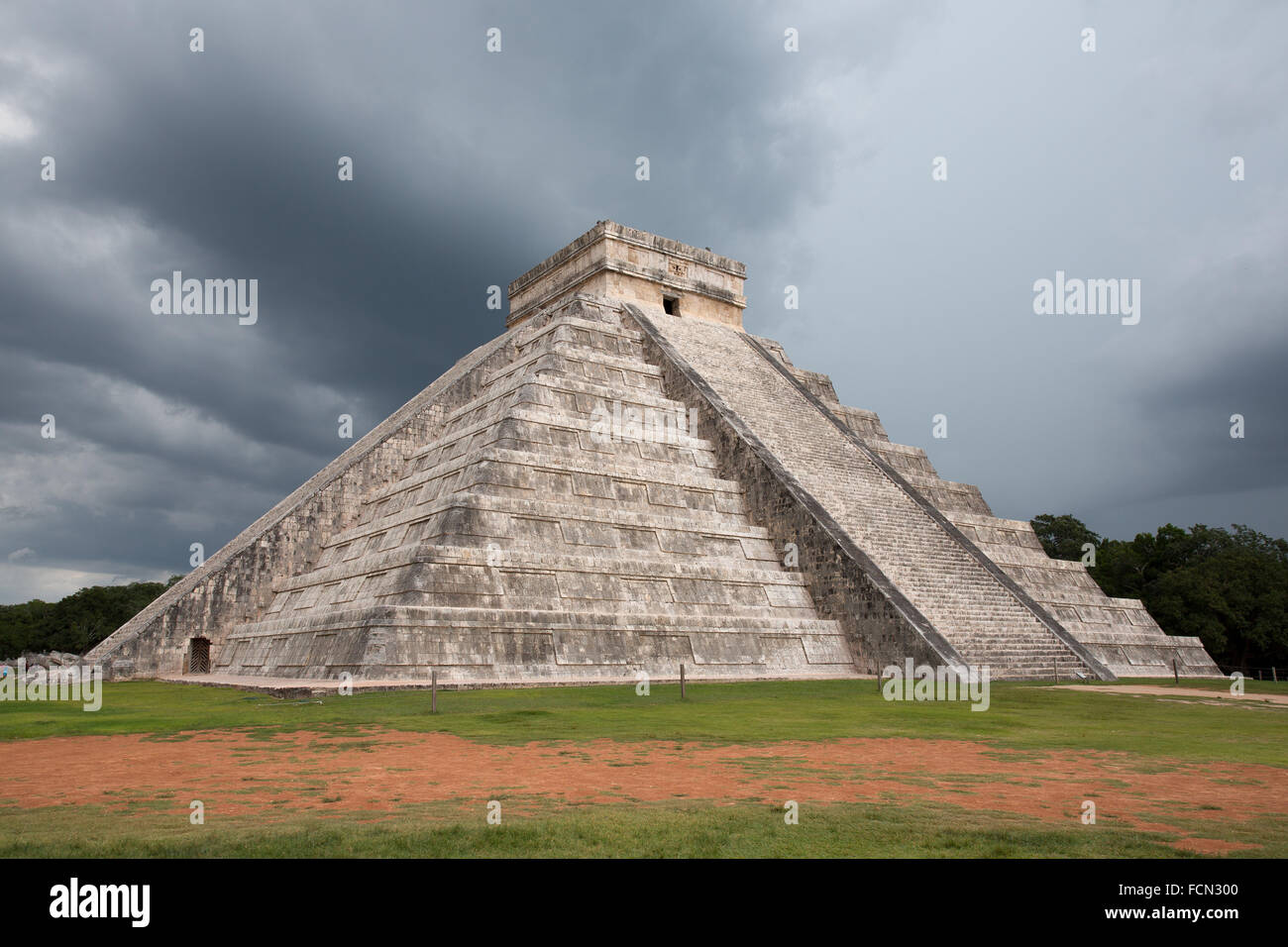 Castillo maya hi-res stock photography and images - Alamy