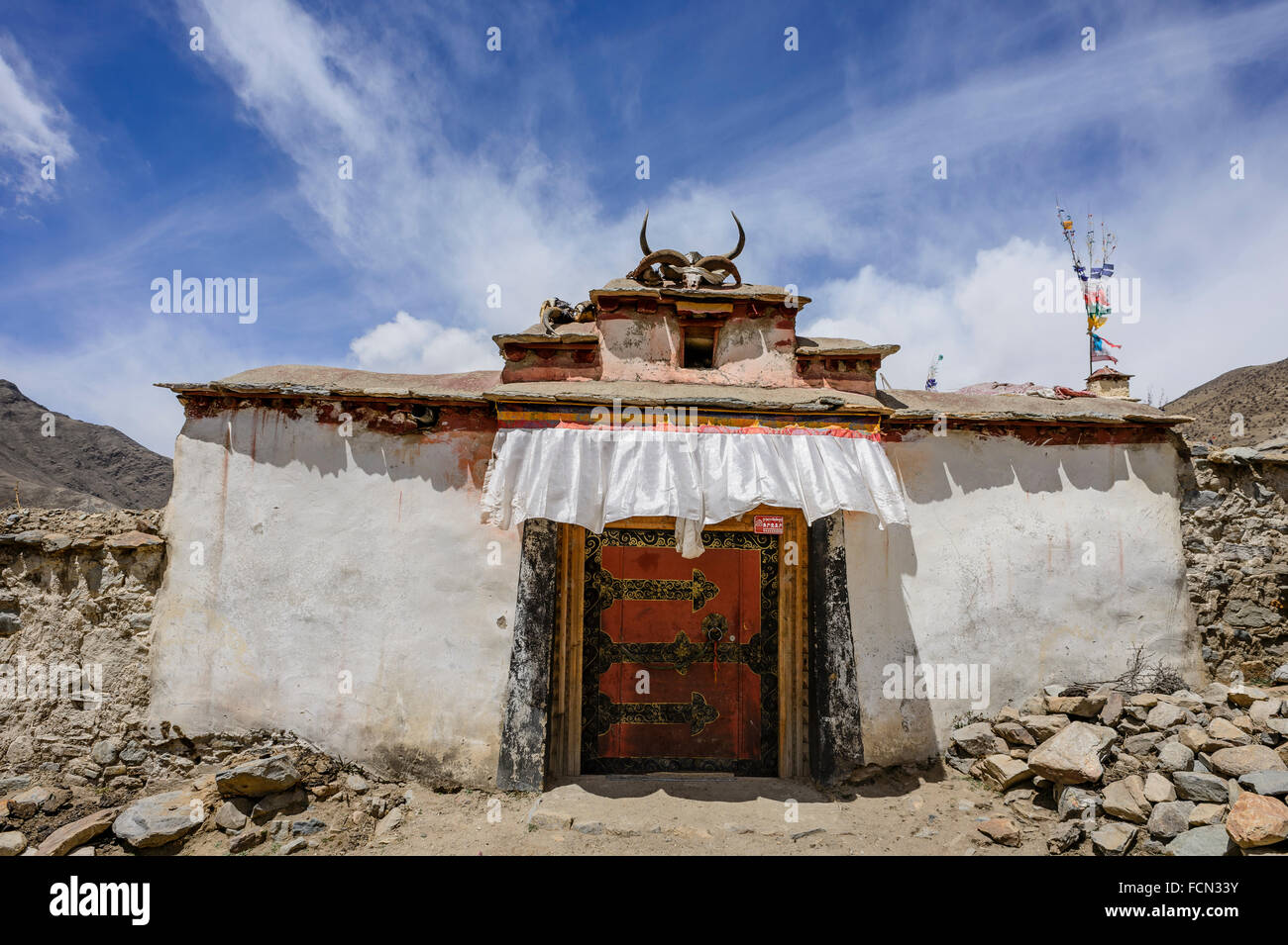 Tibetan horn hi-res stock photography and images - Alamy