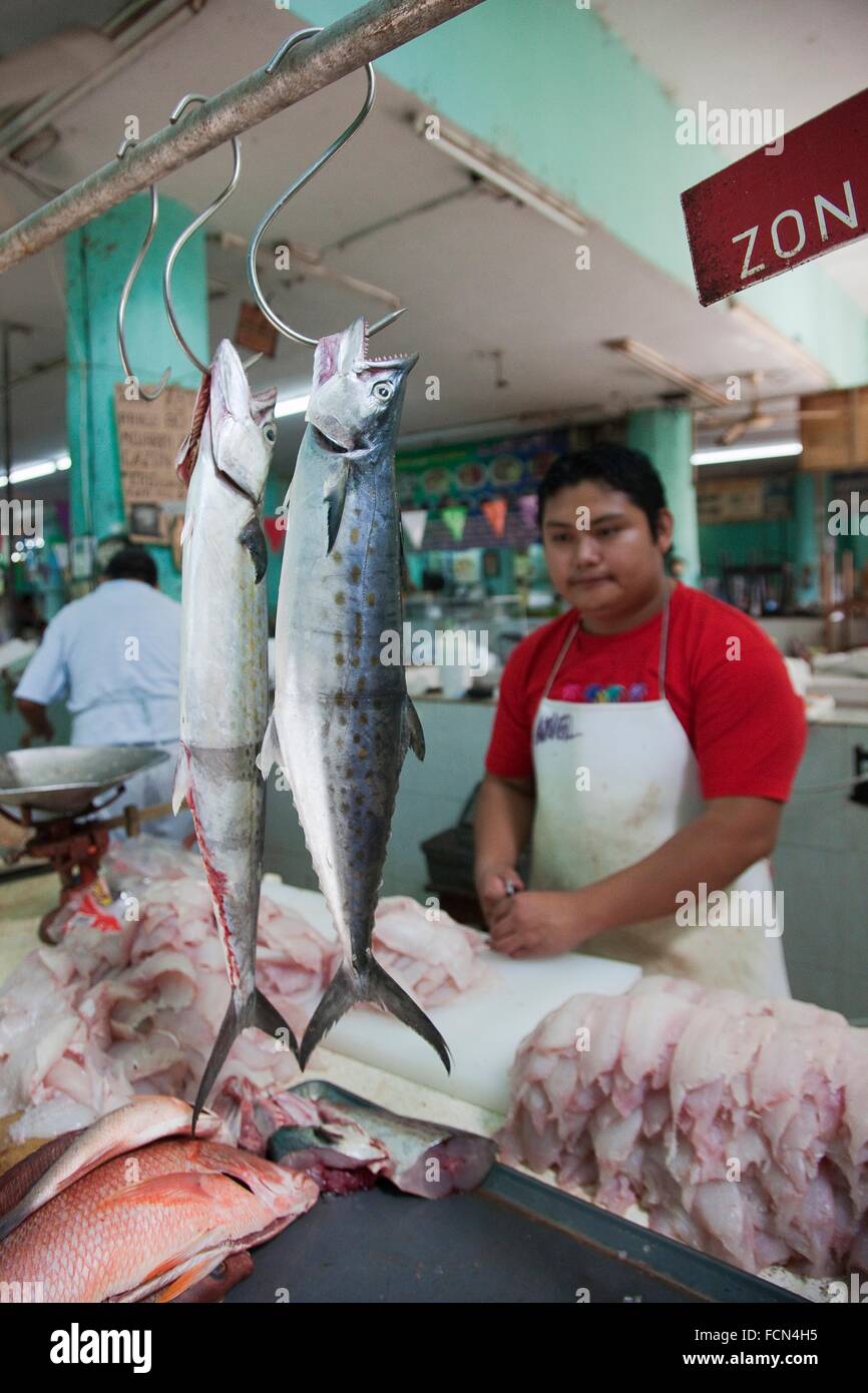 Man 40 years weighing hi-res stock photography and images - Alamy