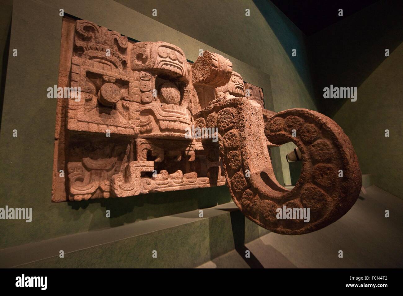 Human sacrifice maya ball game hi-res stock photography and images - Alamy