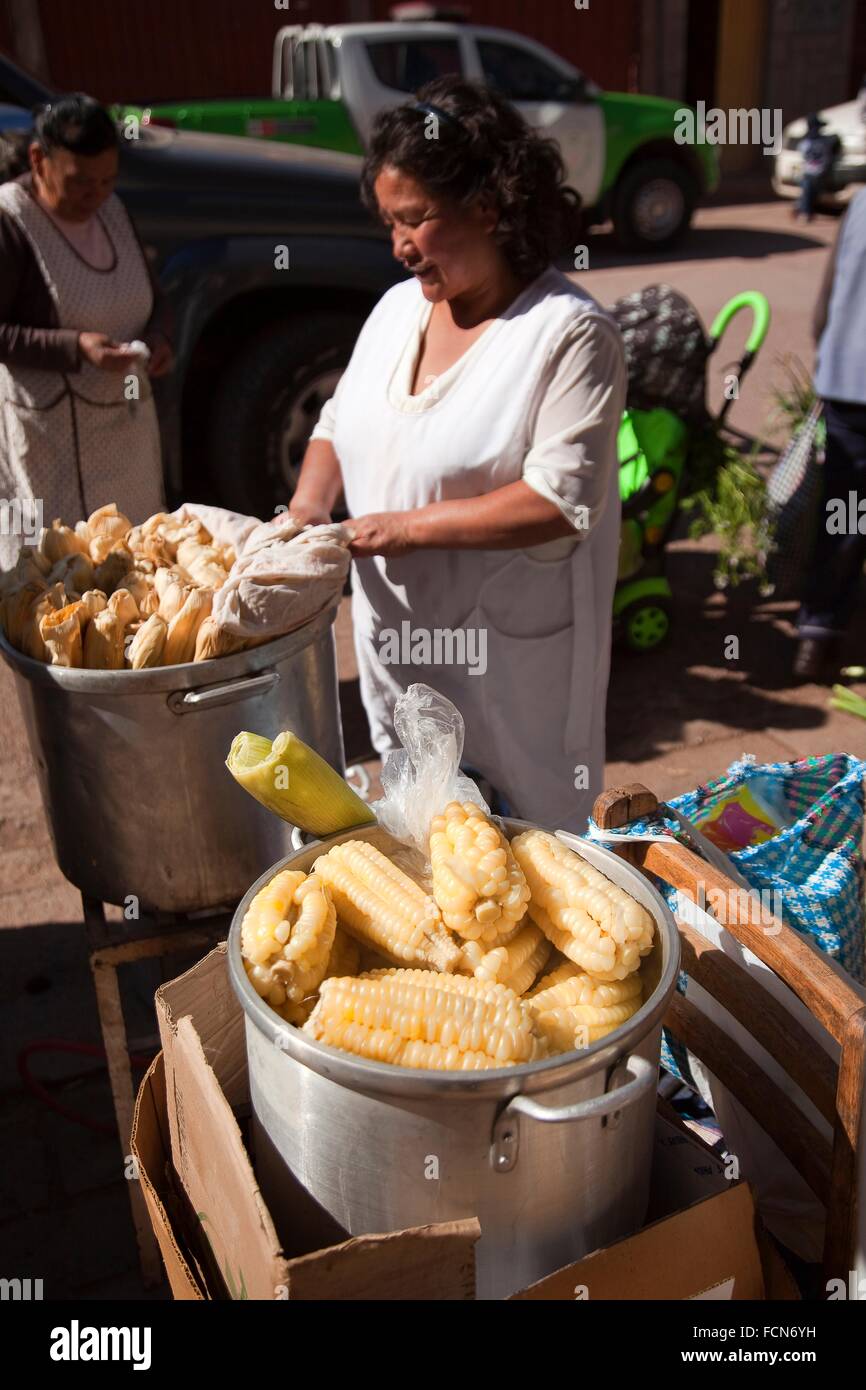 Mass selling hi-res stock photography and images - Alamy