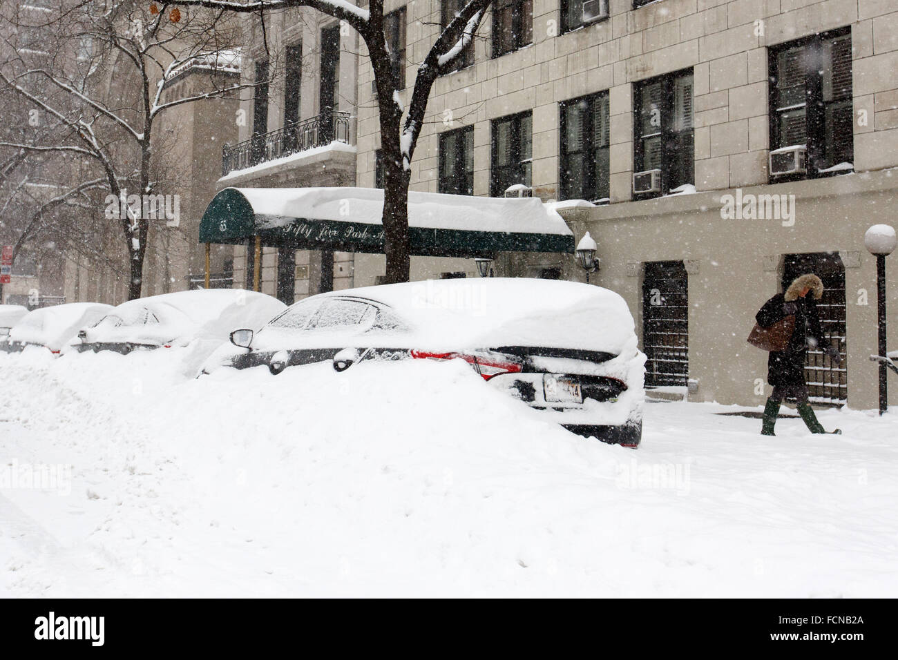 Snow seen on parked hi-res stock photography and images - Alamy