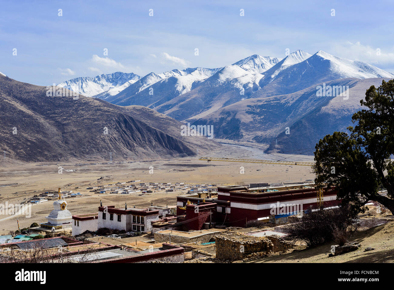 Tibetan temple view hi-res stock photography and images - Alamy