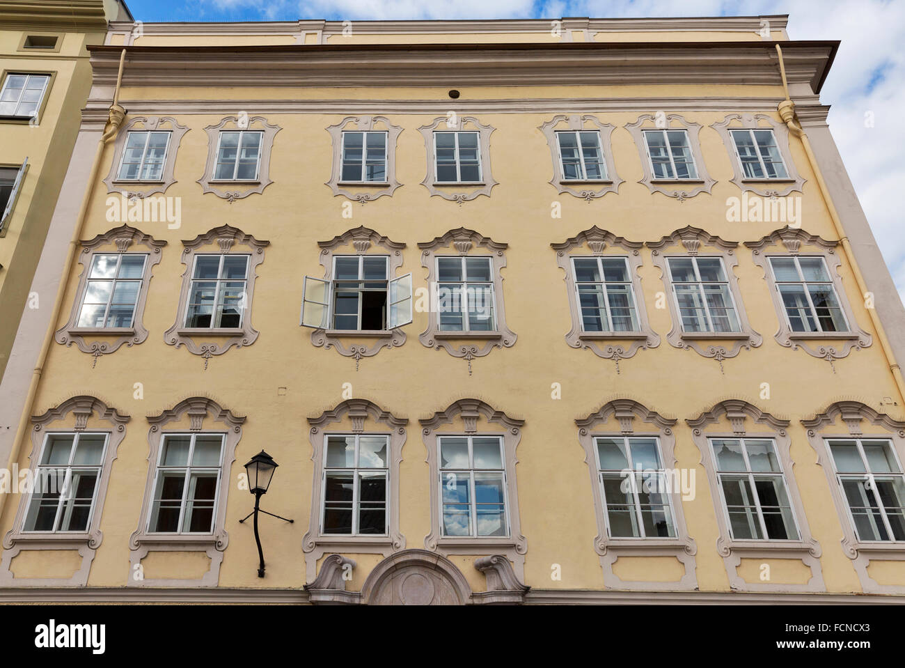 Baroque house hi-res stock photography and images - Alamy