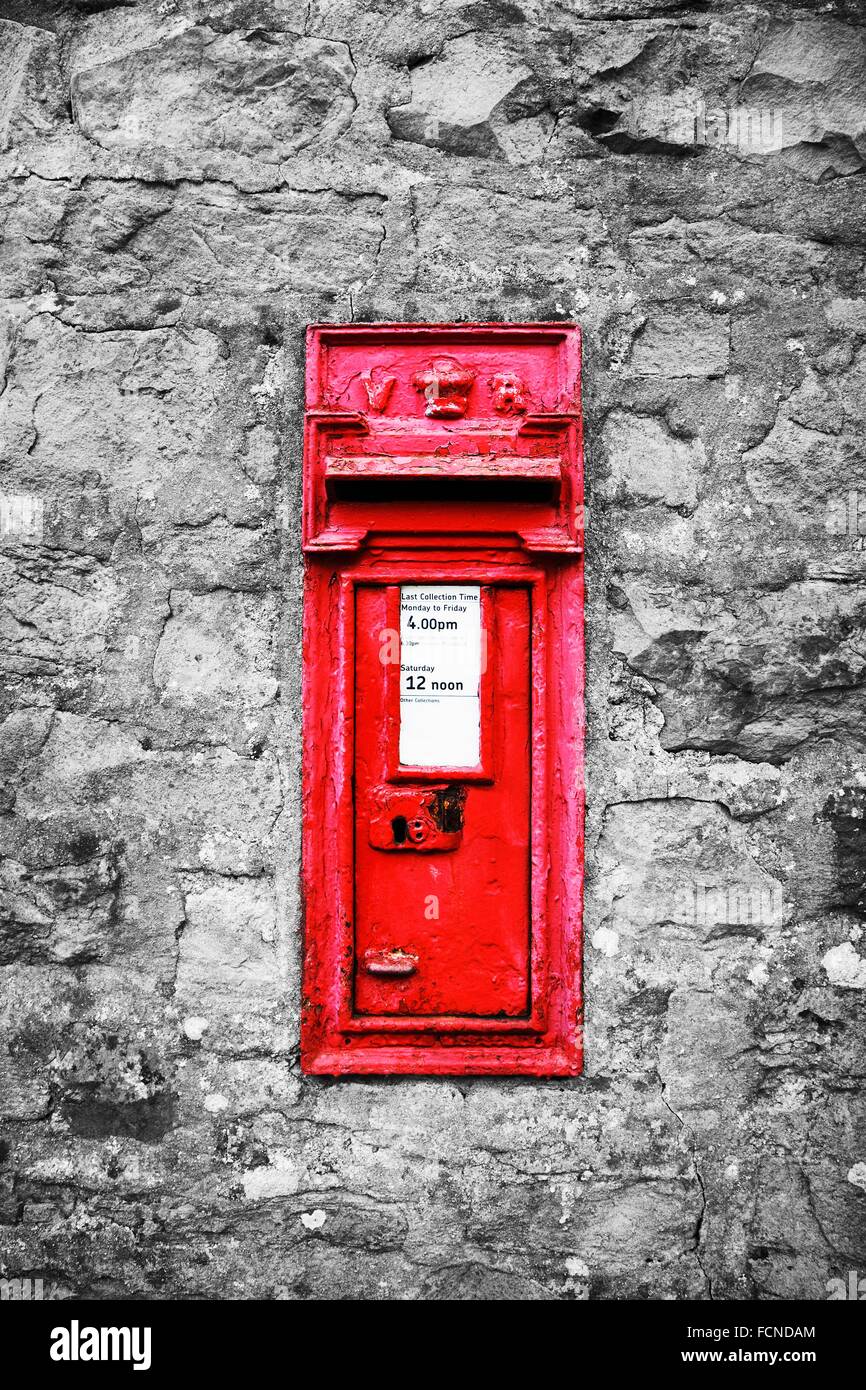 Antique post box hi-res stock photography and images - Alamy
