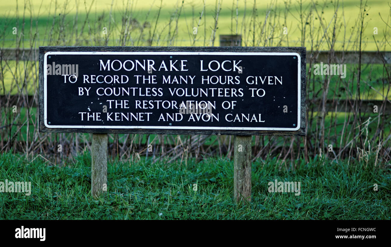 Kennet and avon canal sign hi-res stock photography and images - Alamy