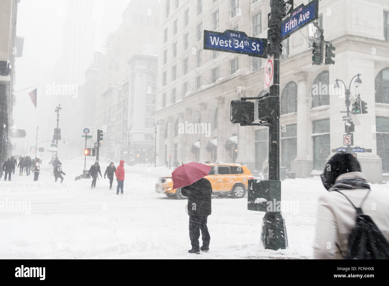New York City, USA. 23 January 2016. Blizzard shuts down NYC. Streets ...