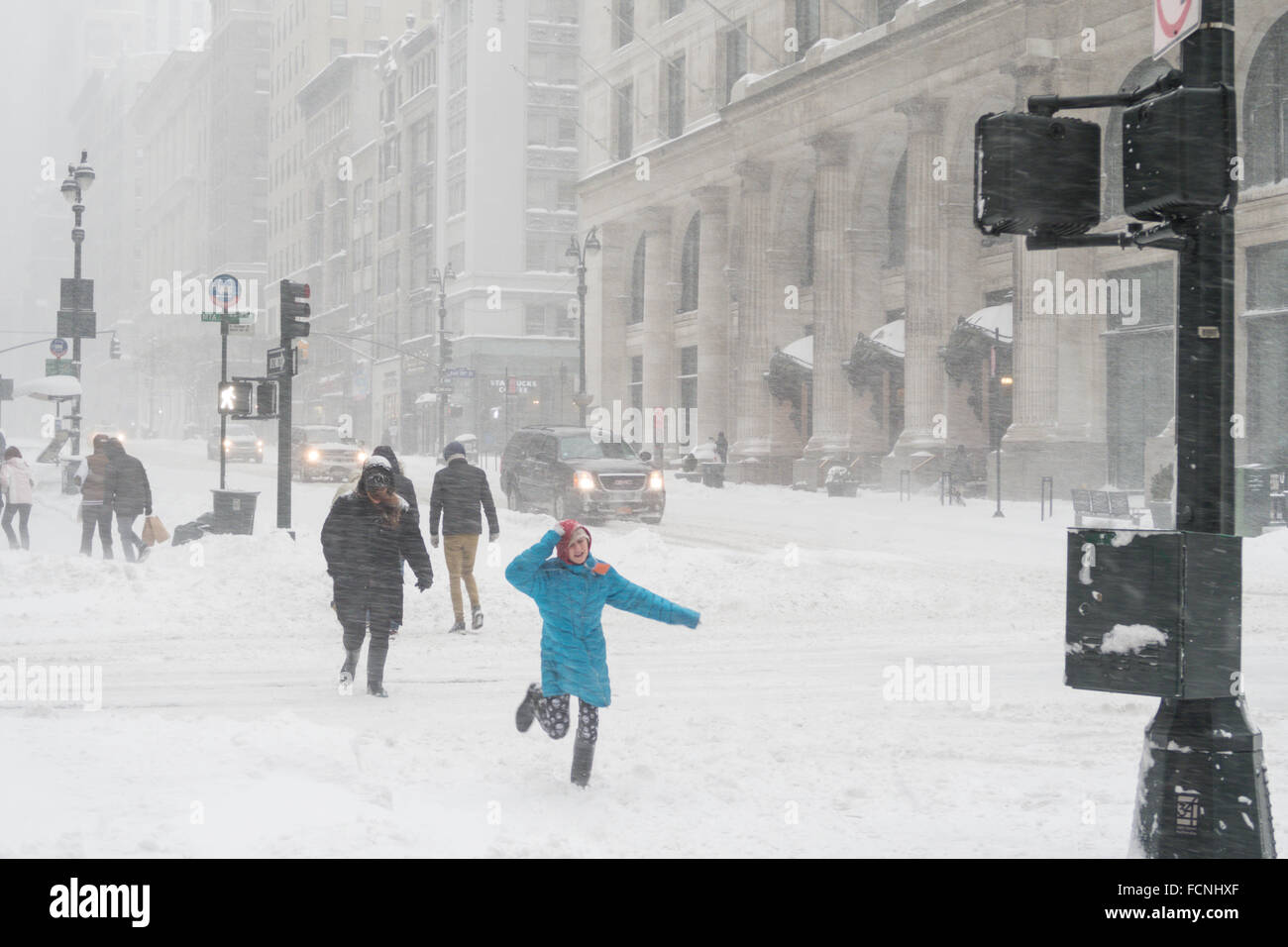 New York City, USA. 23 January 2016. Blizzard shuts down NYC. Streets ...