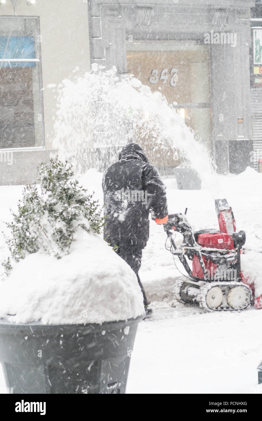 New York City, USA. 23 January 2016. Blizzard shuts down NYC. Streets ...