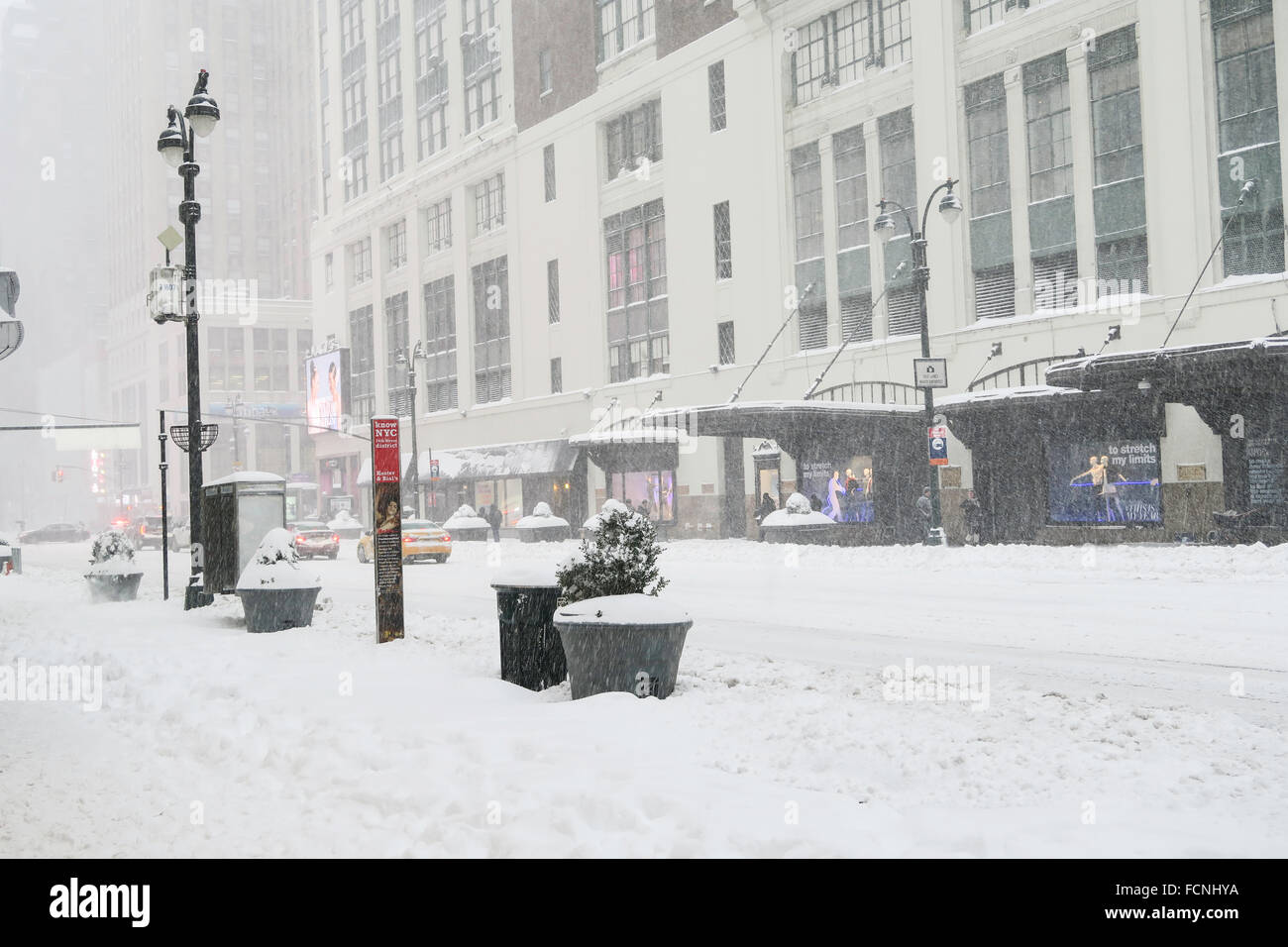 New York City, USA. 23 January 2016. Blizzard shuts down NYC. Streets ...