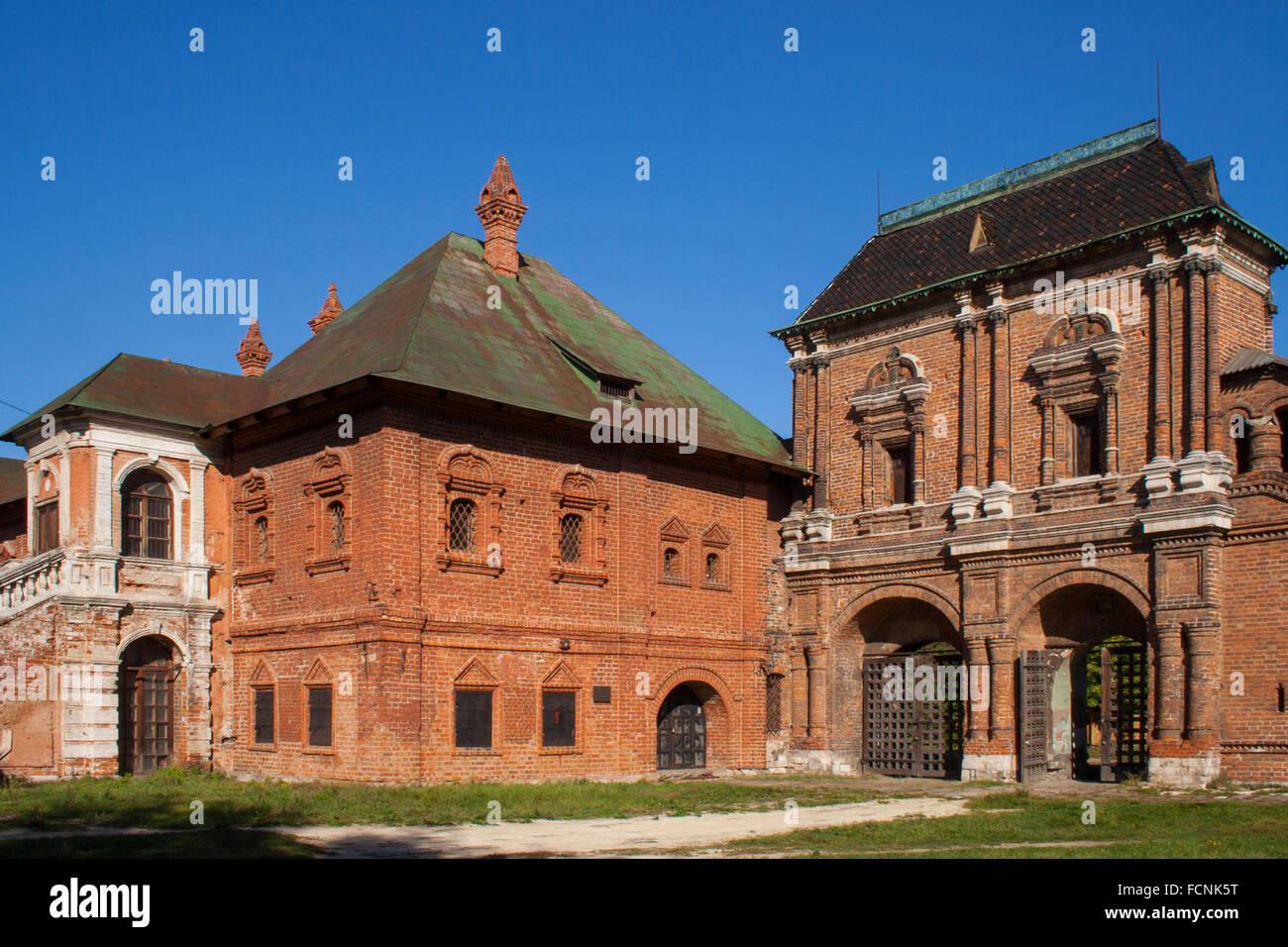 Metropolitan's Chamber and Teremok at Krutitskoe Podvorie, Moscow ...