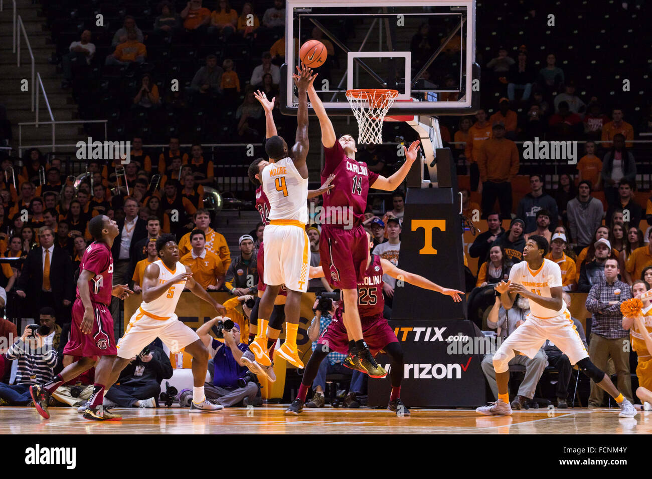 Knoxville, Tennessee, USA. 23rd January, 2016. Armani Moore #4 of the ...