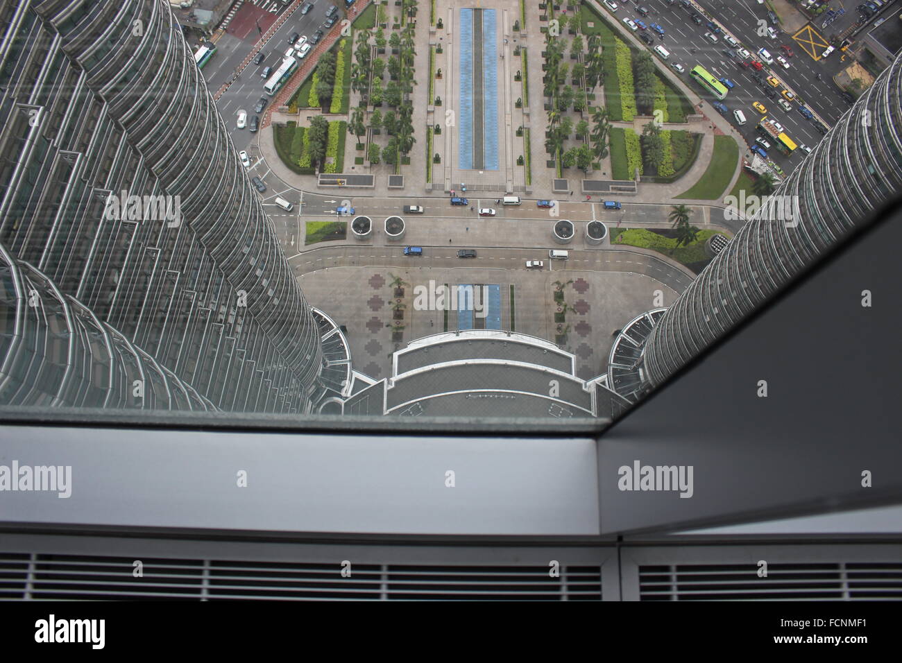 Steel tall building hi-res stock photography and images - Alamy