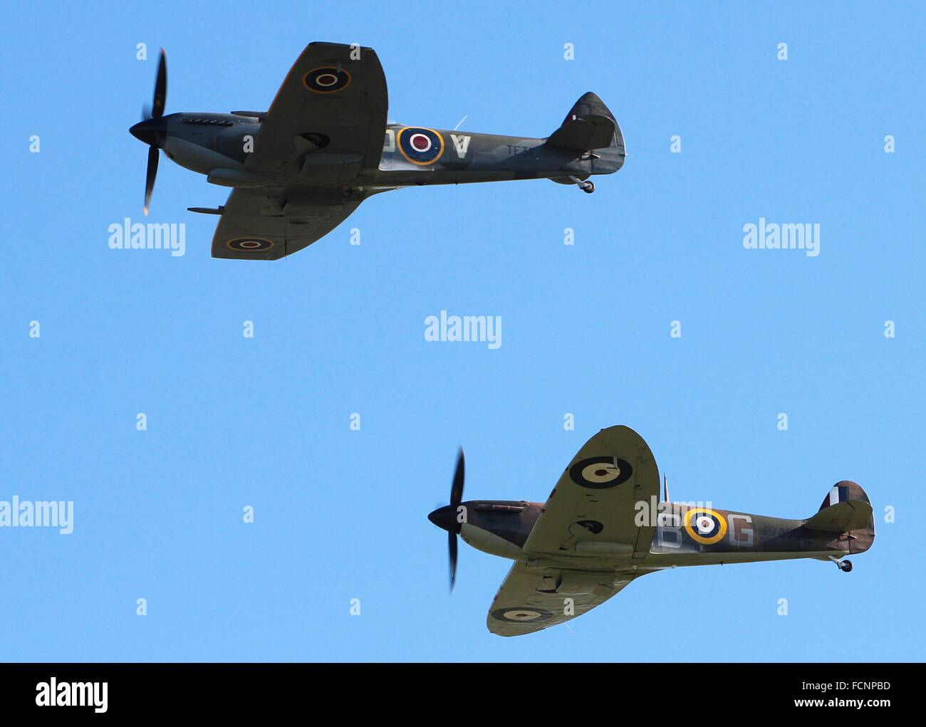 Spitfire iia hi-res stock photography and images - Alamy