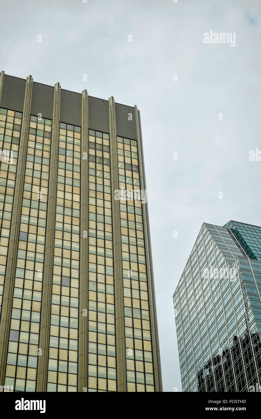 High rise corporate building with a mirrored facade Stock Photo - Alamy