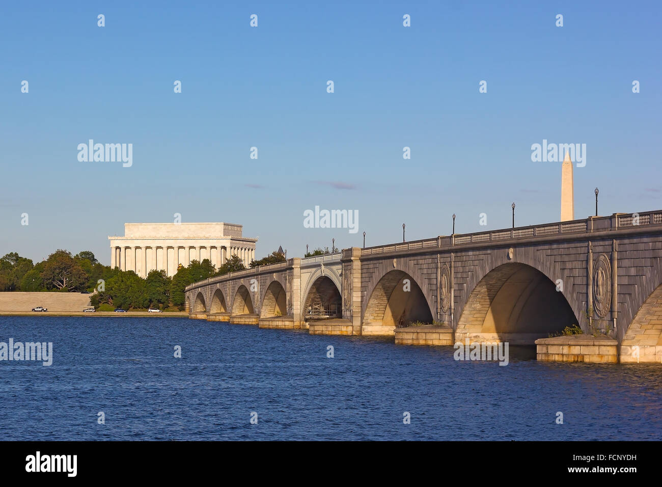 Arlington Memorial Bridge, Lincoln Memorial and National Monument in ...