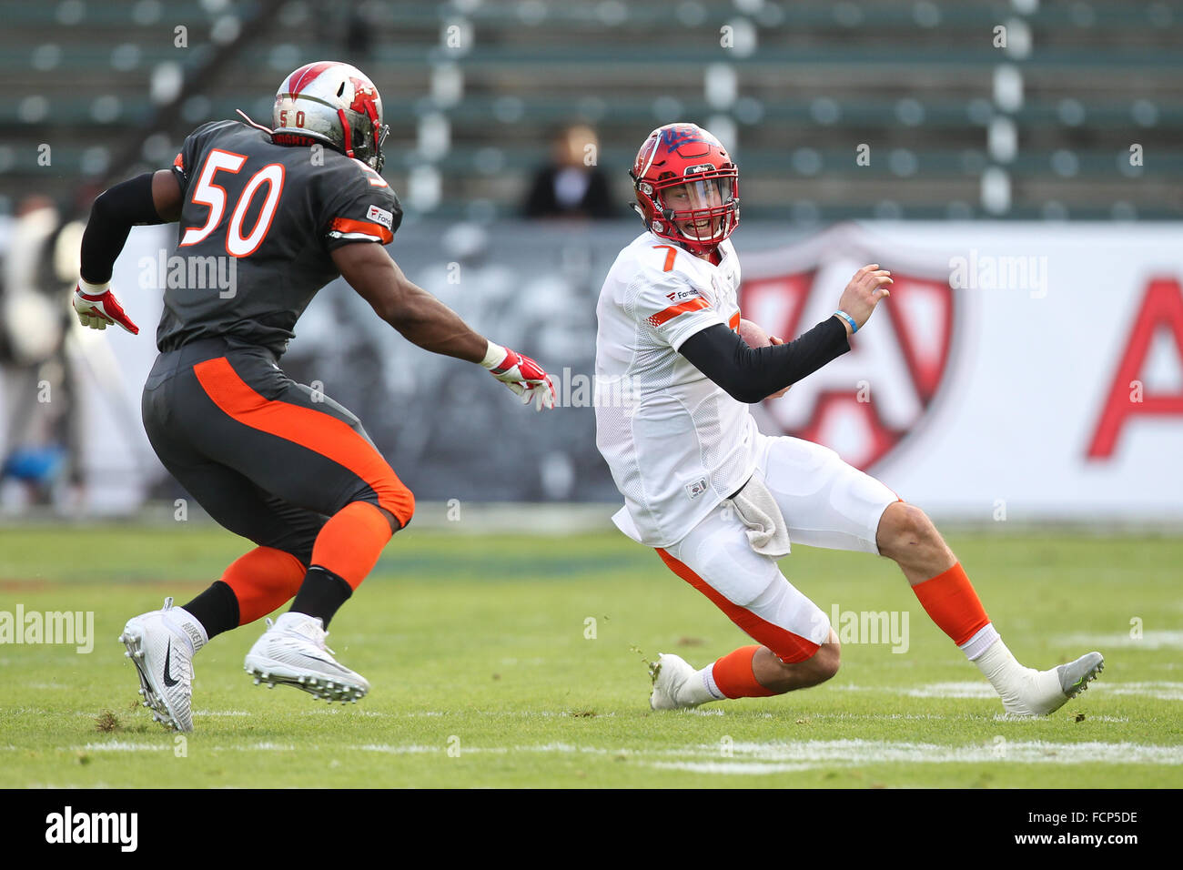 Carson, CA. 23rd Jan, 2016. American team quarterback Travis Wilson (7 ...