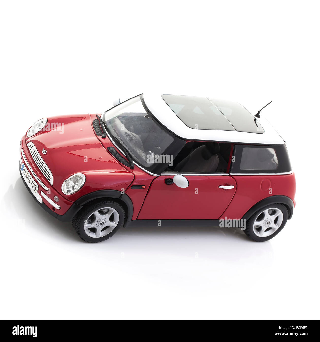 Red mini cooper classic hi-res stock photography and images - Alamy