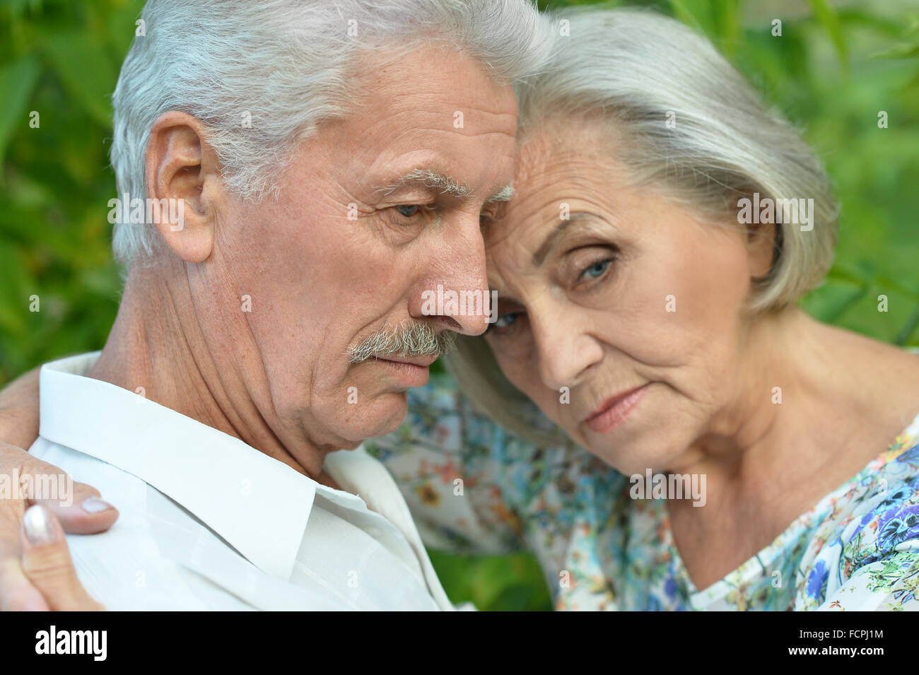 Sad mature couple hi-res stock photography and images - Alamy