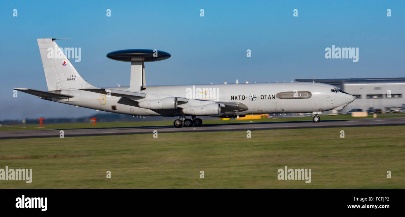 Boeing 707 hi-res stock photography and images - Alamy
