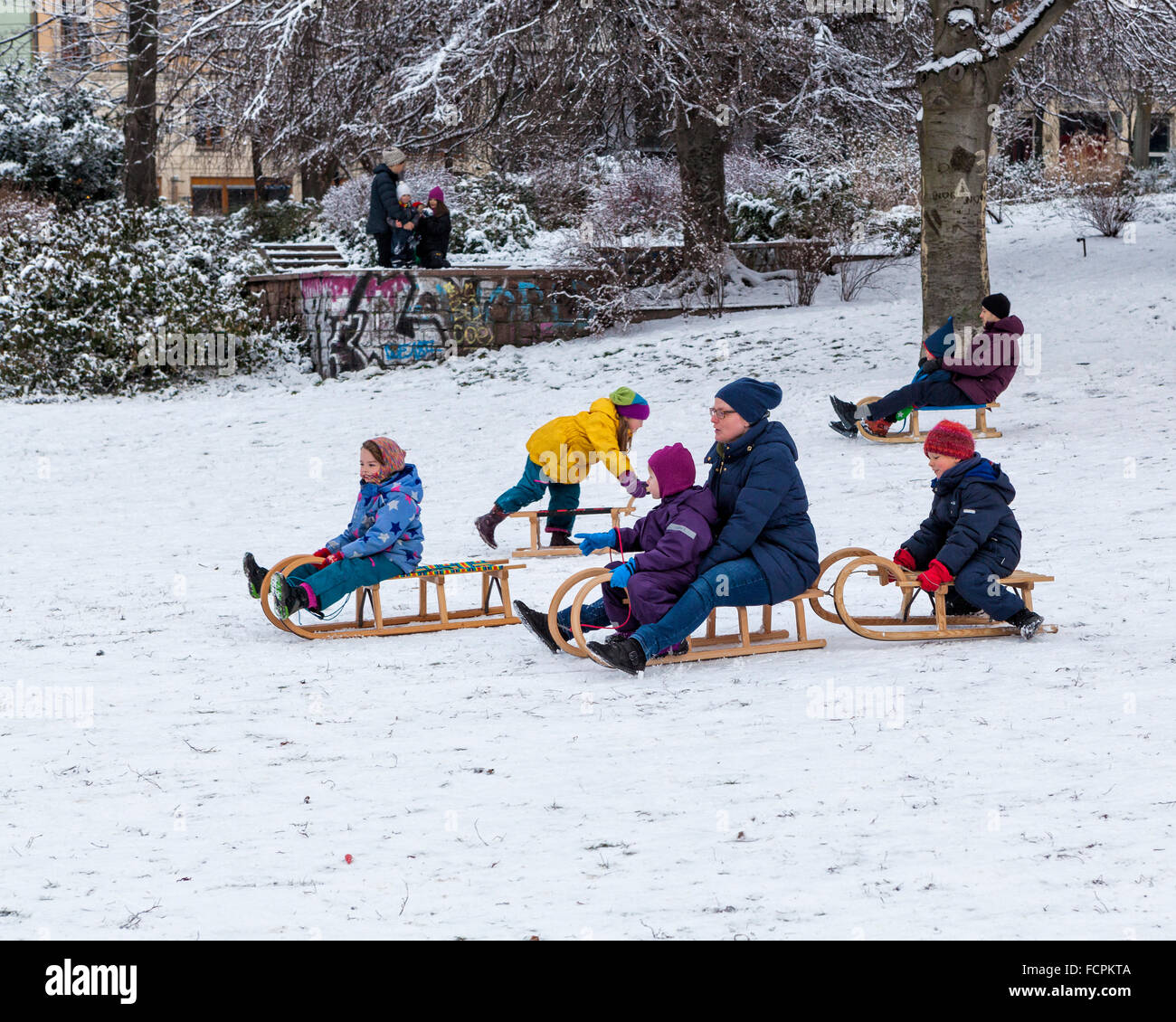 Berlin germany children sledding hi-res stock photography and images ...