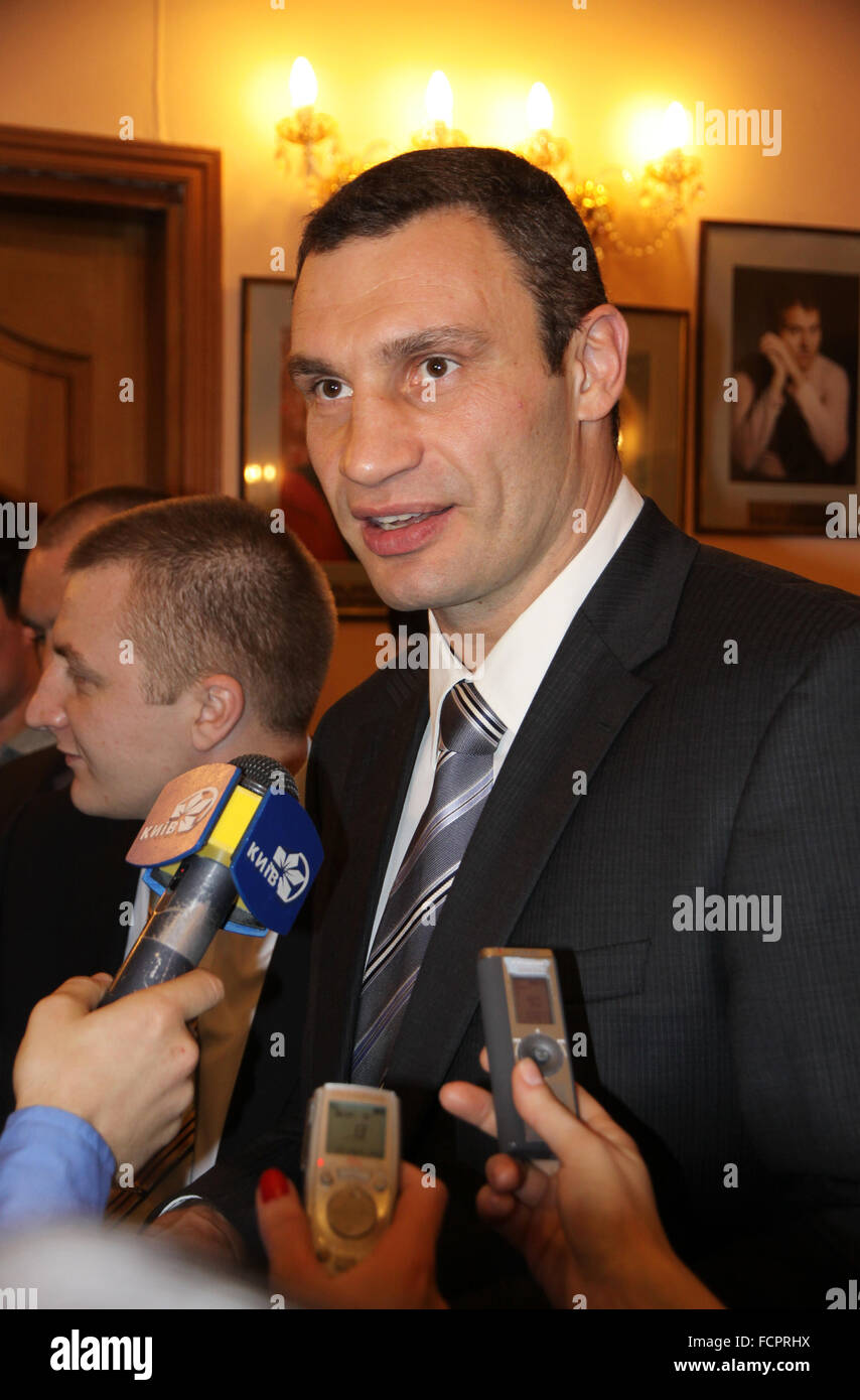 Famous boxer hi-res stock photography and images - Alamy