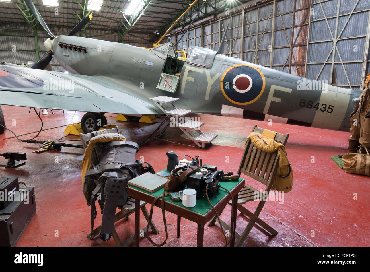 Spitfire pilots hi-res stock photography and images - Alamy