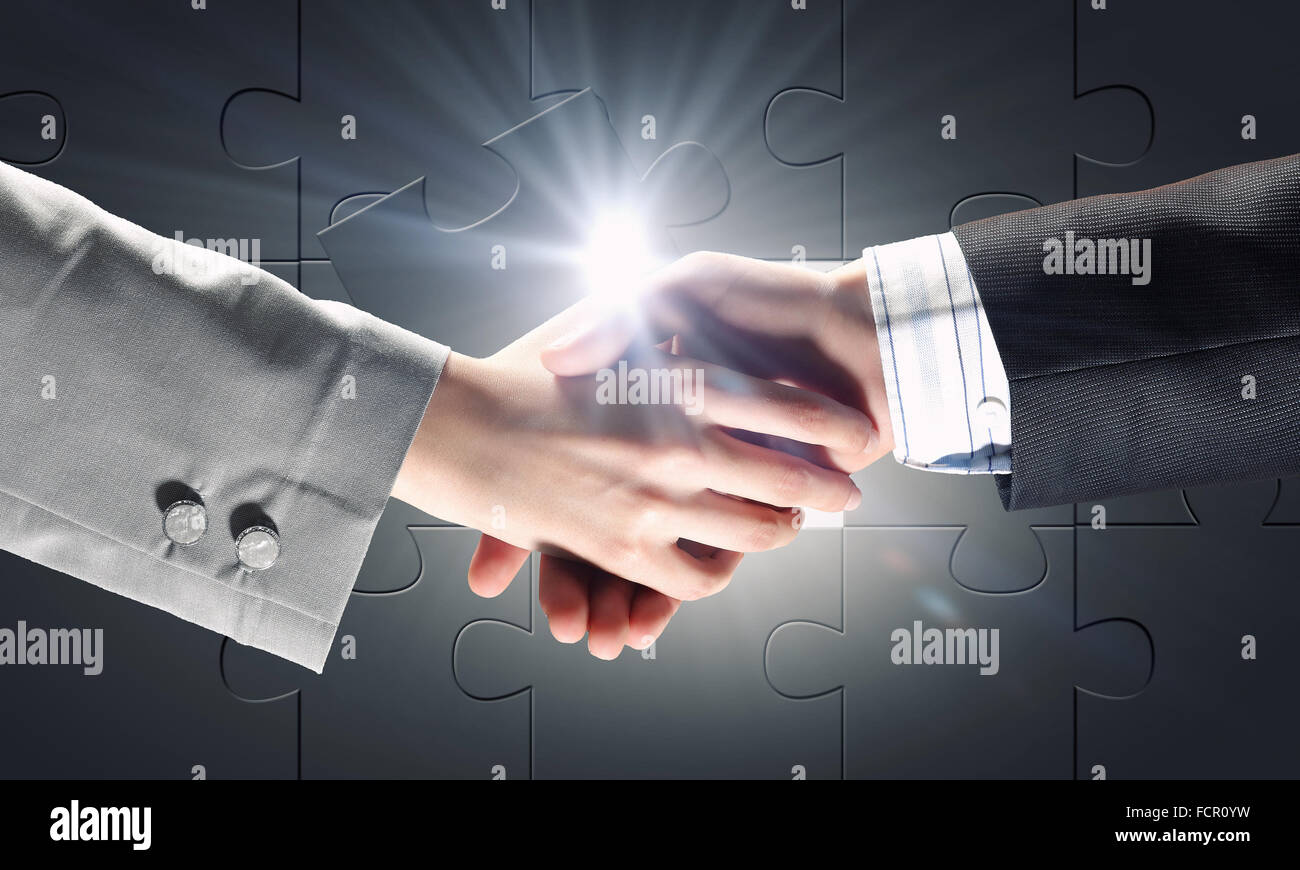 Deal making symbol hi-res stock photography and images - Alamy