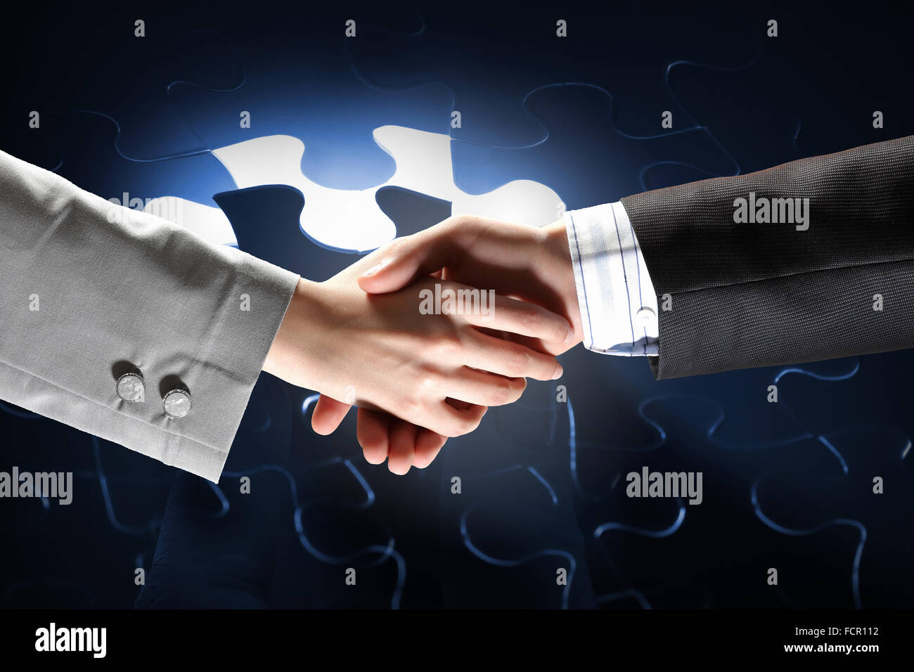 Close up of businessman hands making deal Stock Photo - Alamy