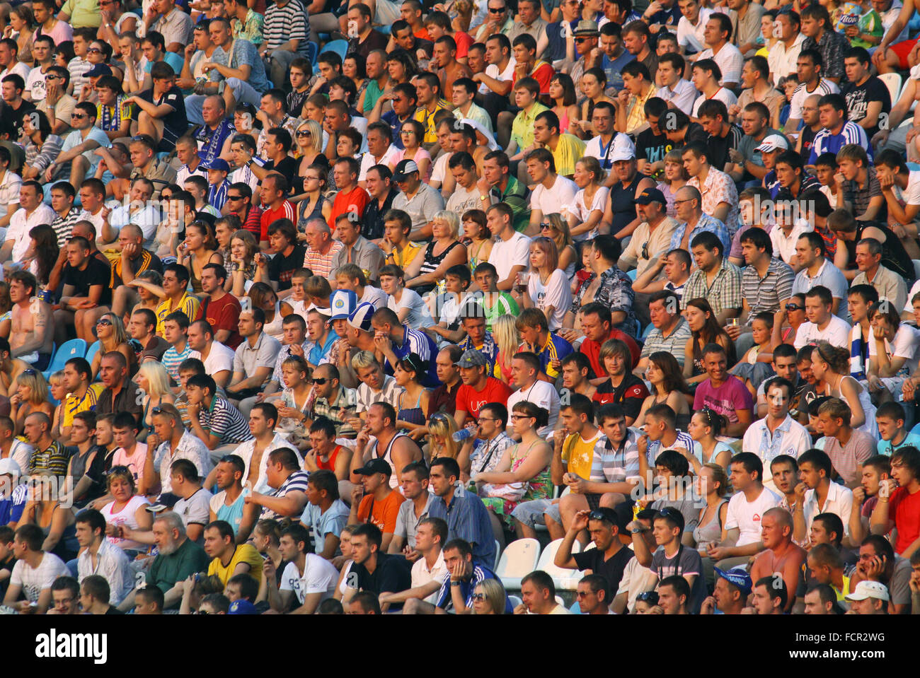 Stadium crowd hi-res stock photography and images - Alamy