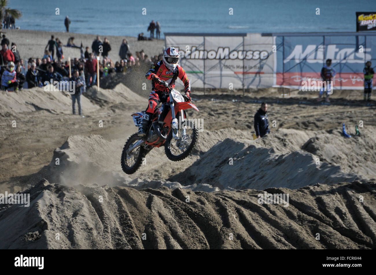 Bacoli, Italy. 24th Jan, 2016. On the beaches of Bacoli, in the ...